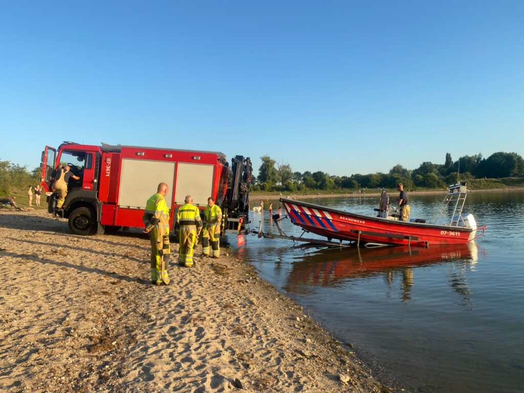 Vermiste 4daagse loper dood aangetroffen na grote zoekactie in waterplas - 112 Nederland