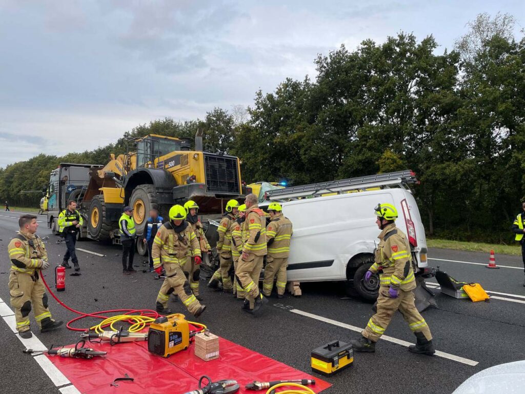 A1 weer vrij na ernstig ongeluk met meerdere voertuigen - 112 Nederland
