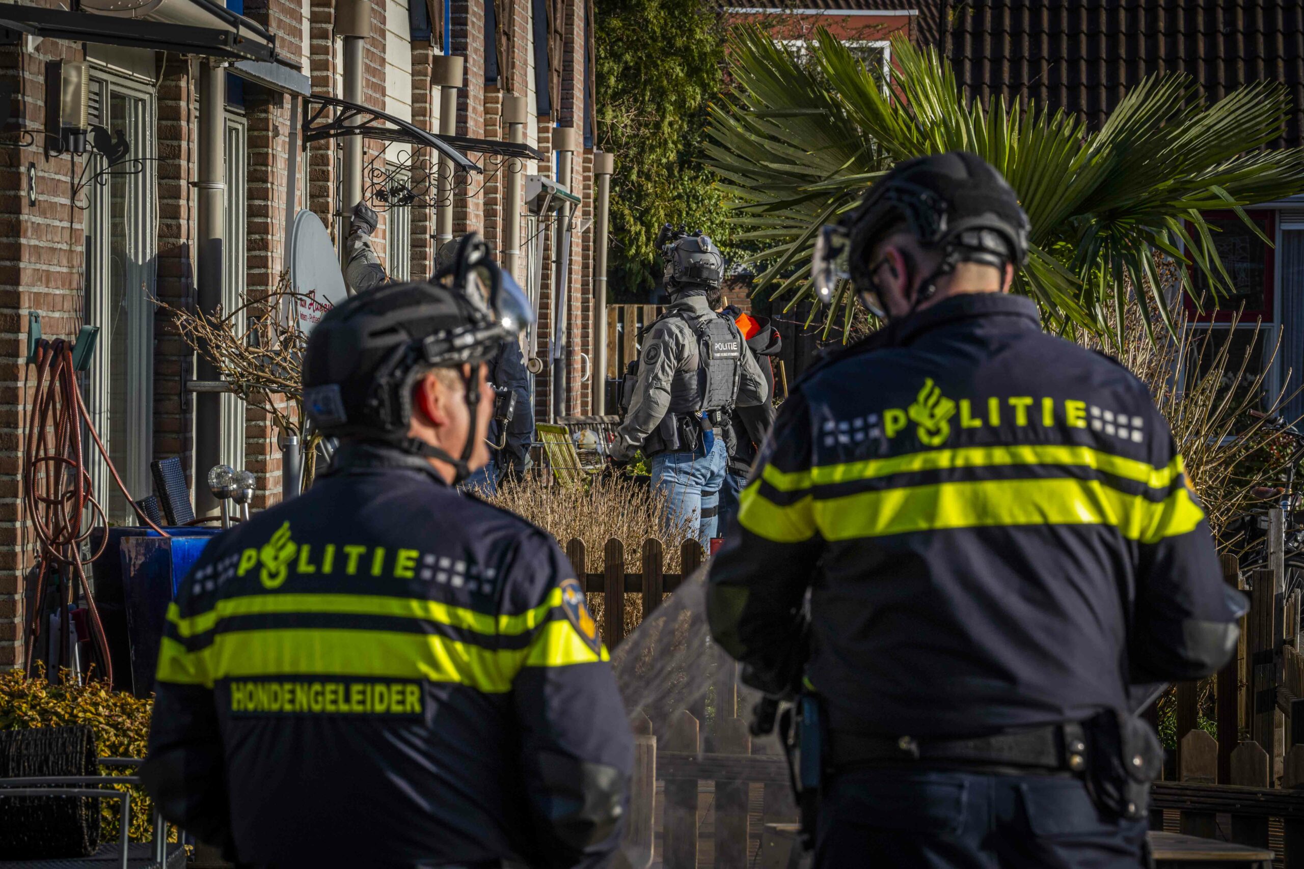 VIDEO: DSI ingeschakeld om oudere man uit woning te halen in ...