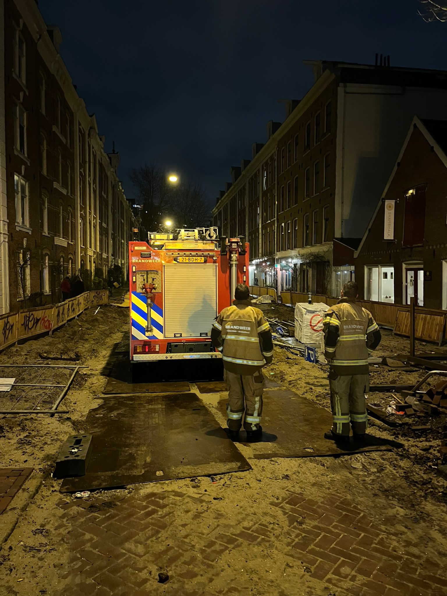 Persoon gered uit brandende woning door brandweer - 112 Nederland