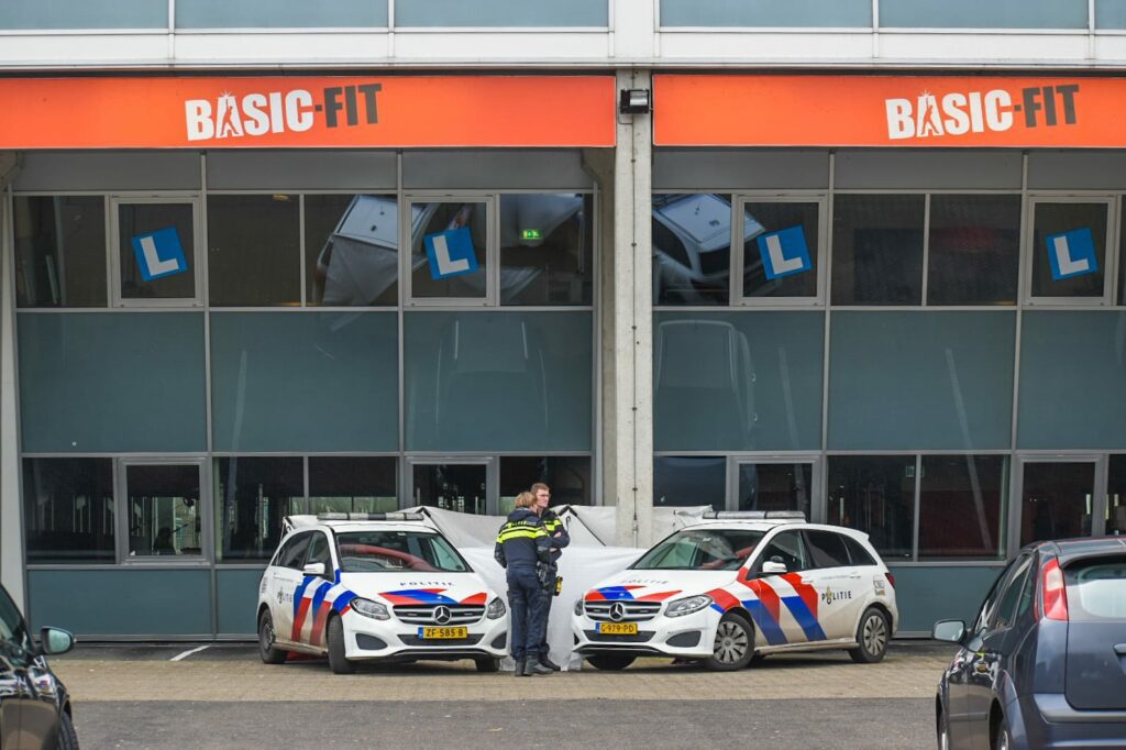 Politie heeft onderzoek naar lichaam op parkeerplaats GelreDome afgerond - 112 Nederland