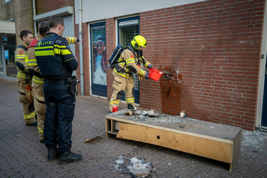 Vier minderjarigen aangehouden voor brandstichting - 112 Nederland