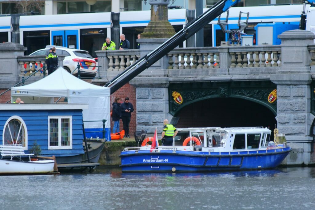 Dode aangetroffen in water bij Amstelhotel - 112 Nederland