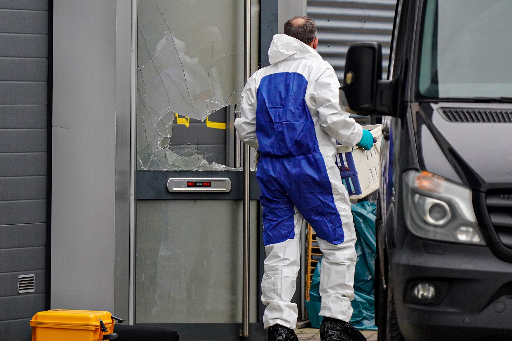 Politie valt wéér een pand binnen - 112 Nederland