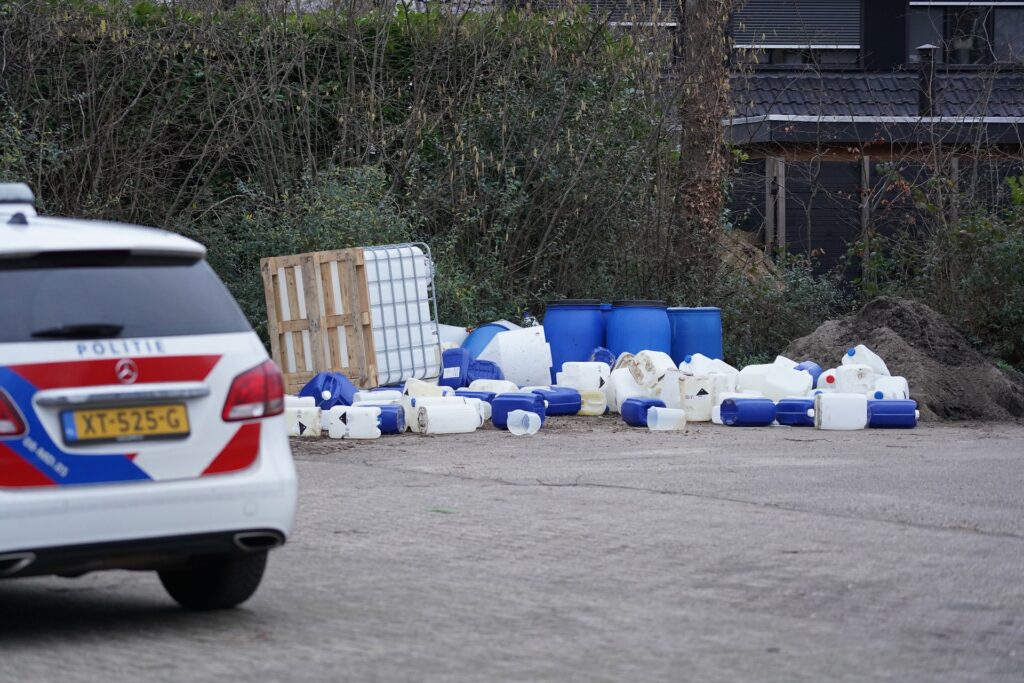 Brutale drugsdumping midden in het dorp - 112 Nederland