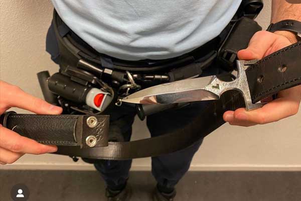 Groot mes in gesp van riem ontdekt - 112 Nederland