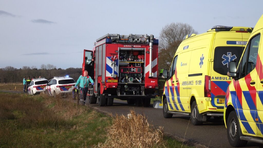Lichaam aangetroffen in een sloot, politie doet onderzoek - 112 Nederland