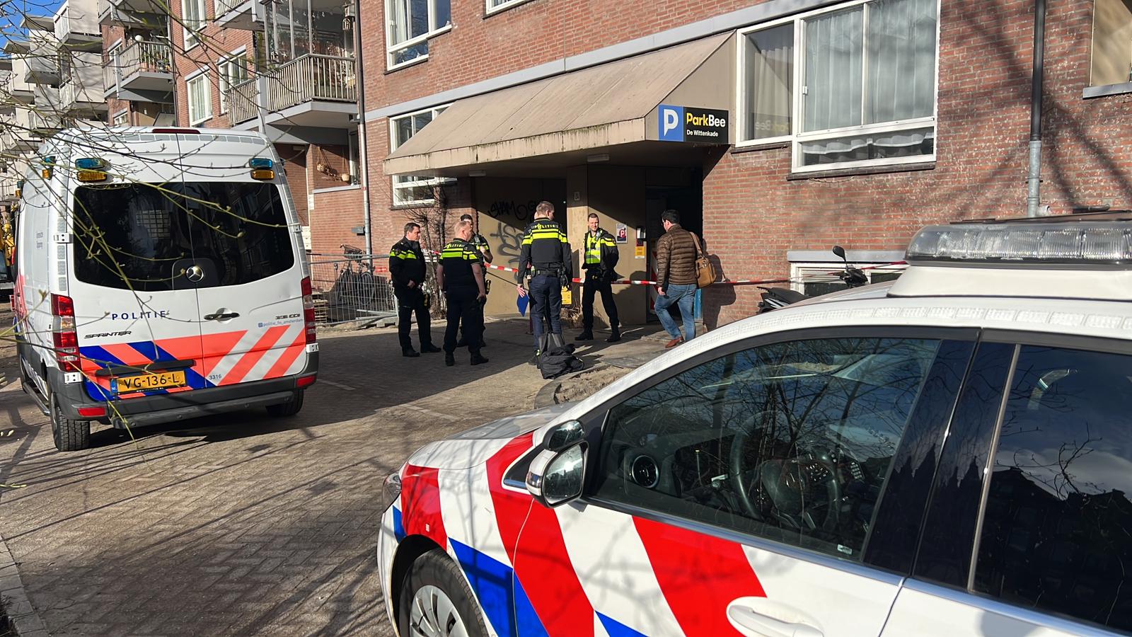 Vermoedelijke dader schietpartij dood gevonden in parkeergarage - 112 Nederland
