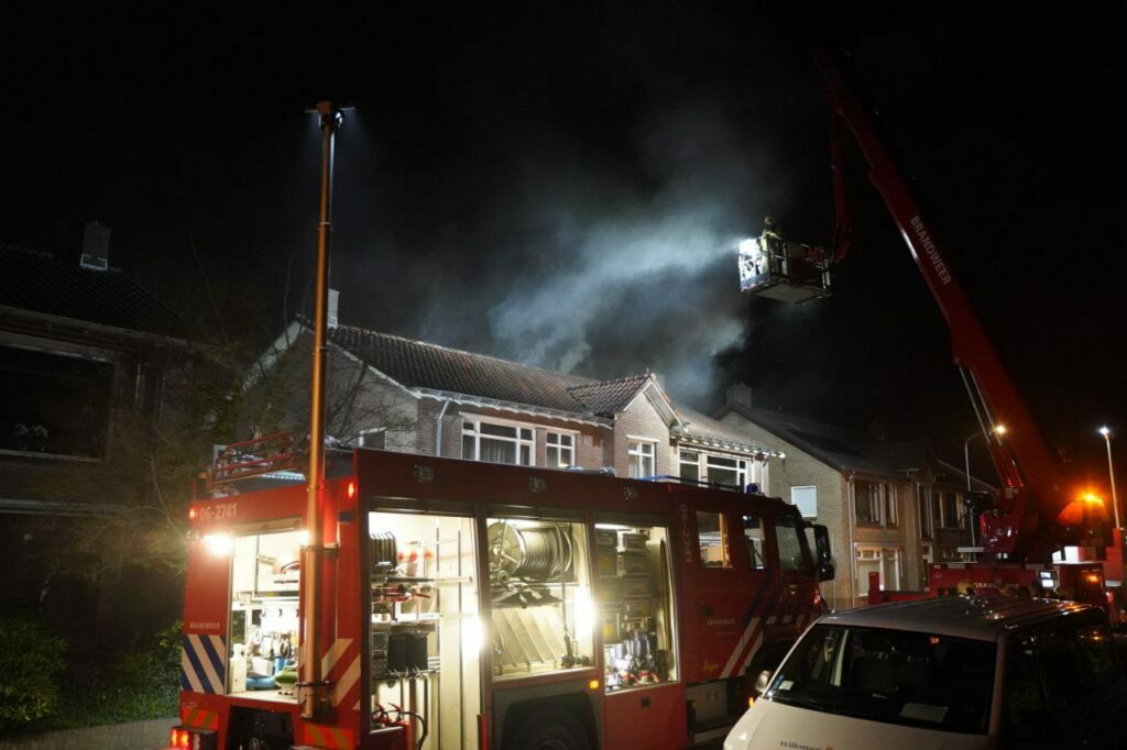 Vrouw (85) in kritieke toestand na brand in woning - 112 Nederland