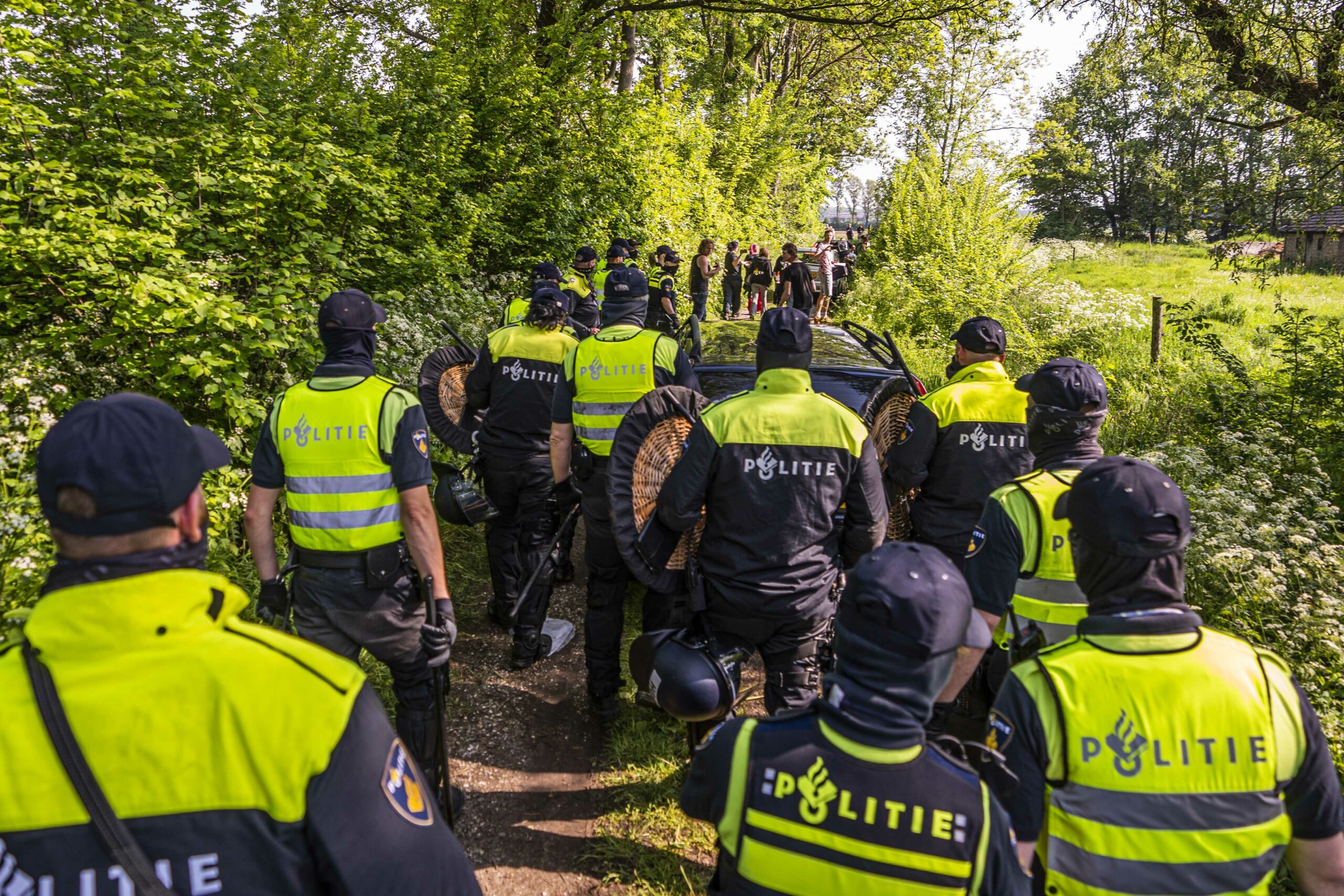 UPDATE: Illegaal Raveparty voorbij, 150 bezoekers vertrokken