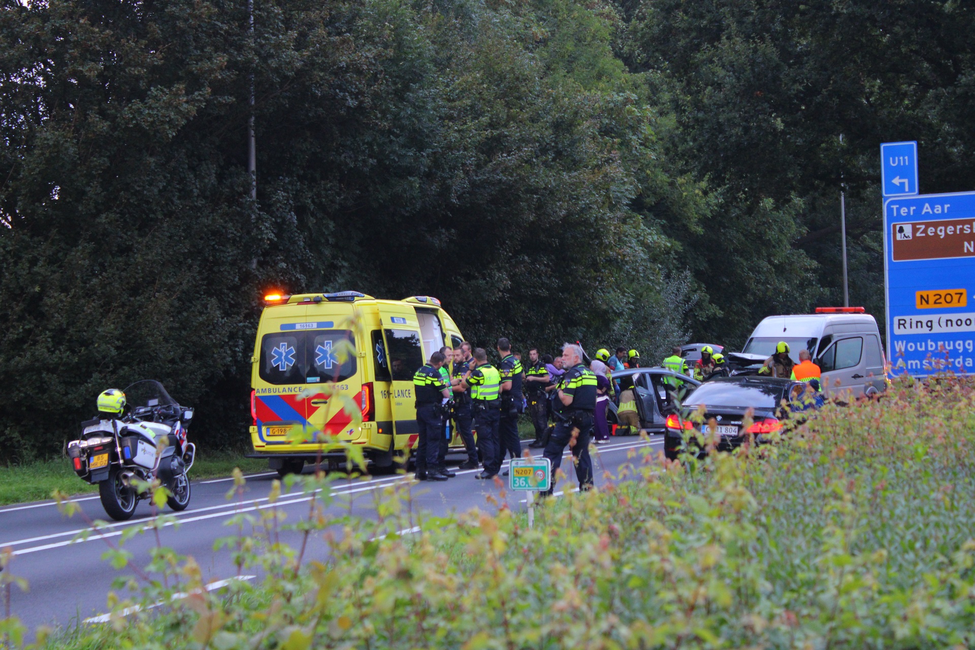 Vijf gewonden, onder wie drie kinderen bij zwaar ongeval - 112 Nederland
