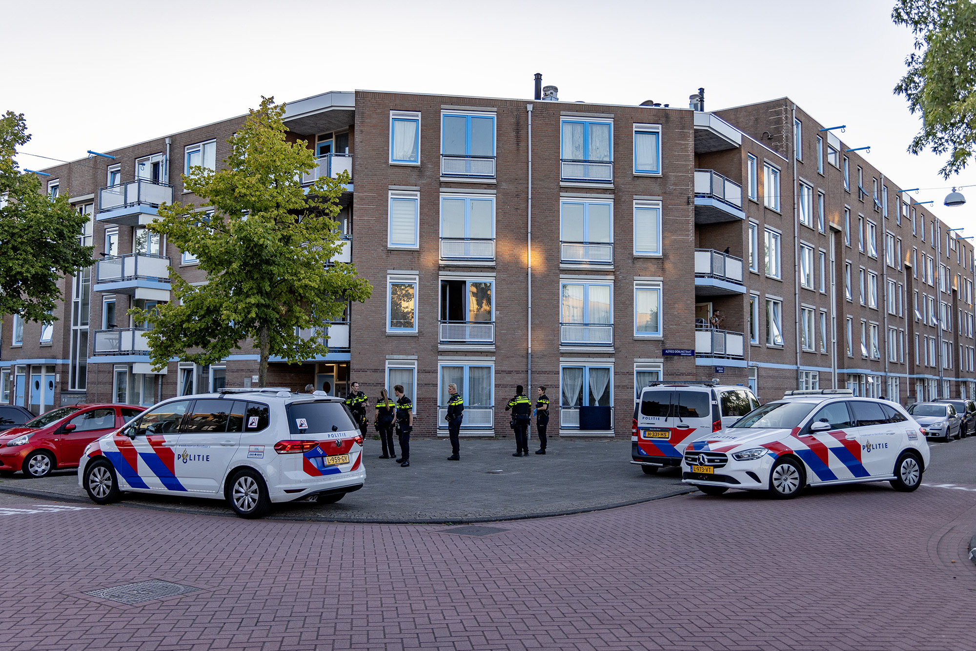 Verwarde man houdt hulpdiensten bezig na steekpartij - 112 Nederland