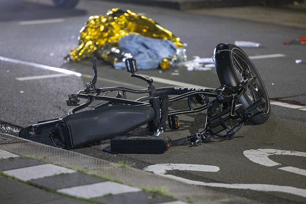 Ernstig ongeval tussen fatbike en auto - 112 Nederland