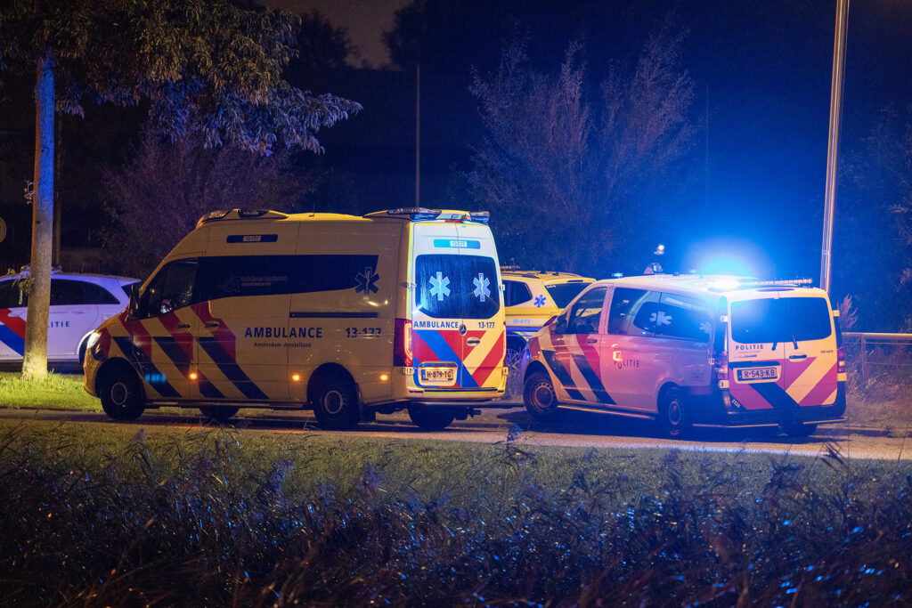 Dode bij frontale crash tussen twee auto’s - 112 Nederland