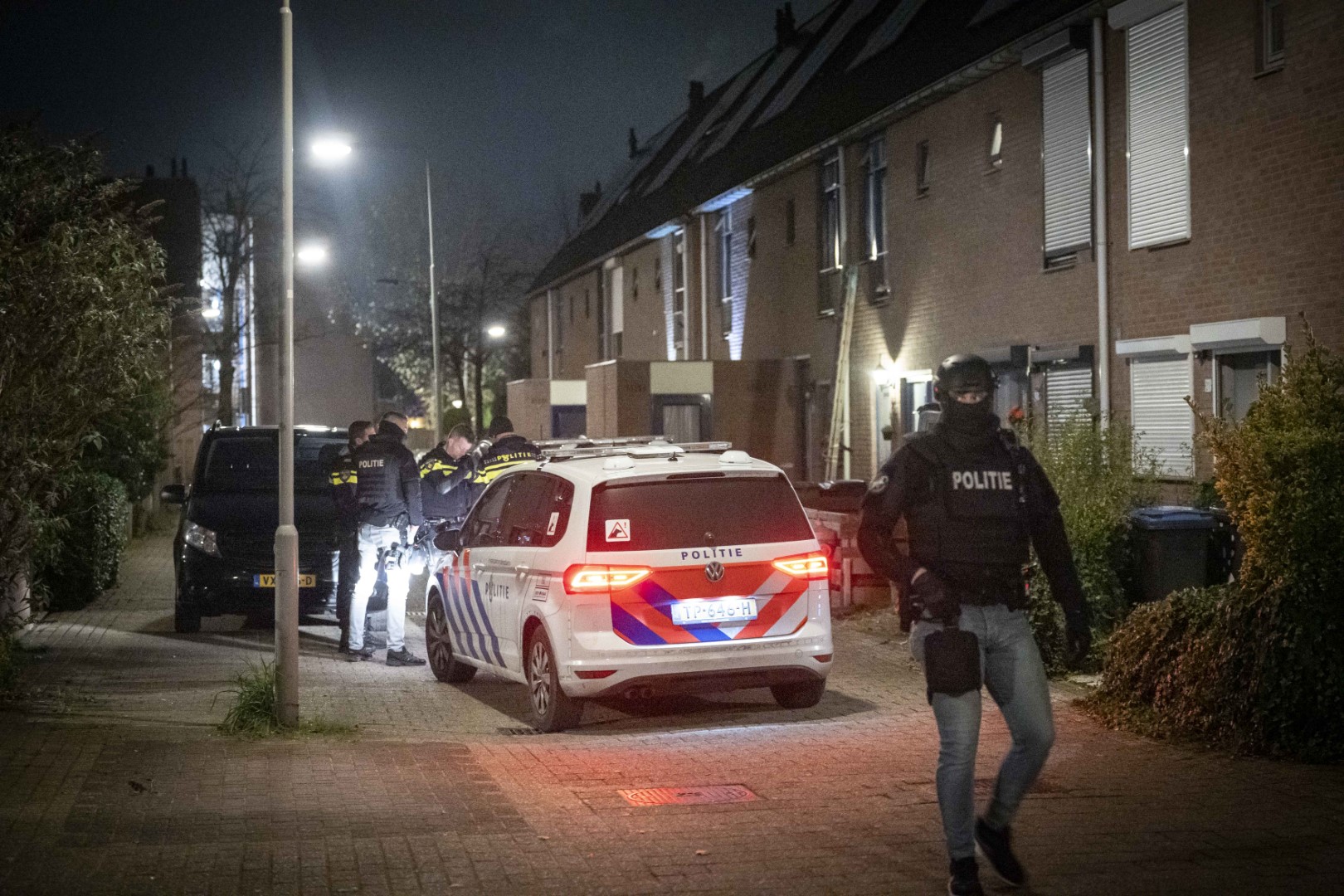 Arrestatie op straat en inval in woning - 112 Nederland