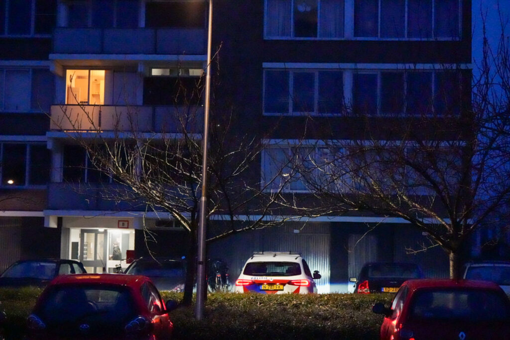 Politie start onderzoek na vondst lichaam in woning - 112 Nederland