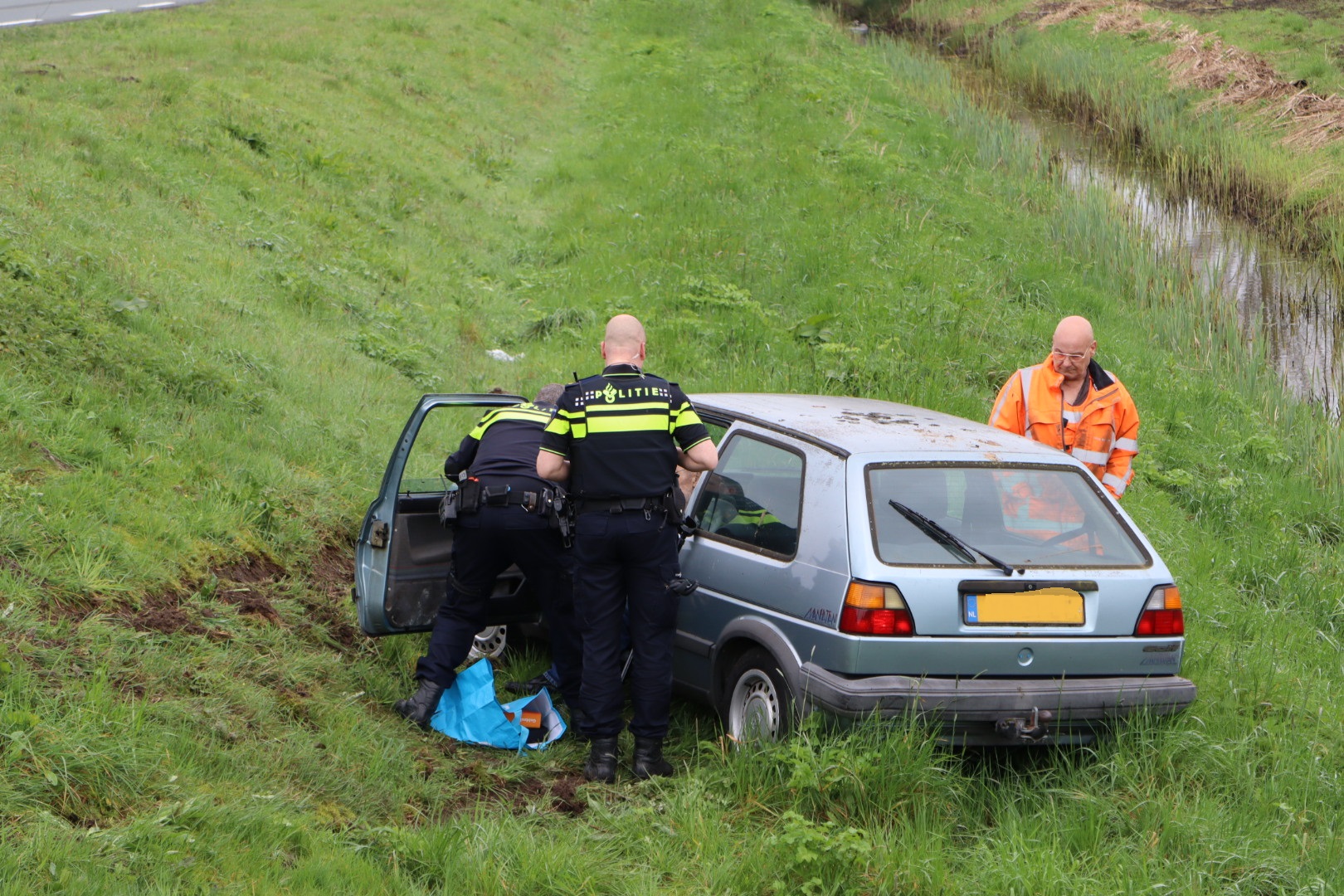 Automobilist (84) zonder rijbewijs rijdt onder invloed van verdovende ...