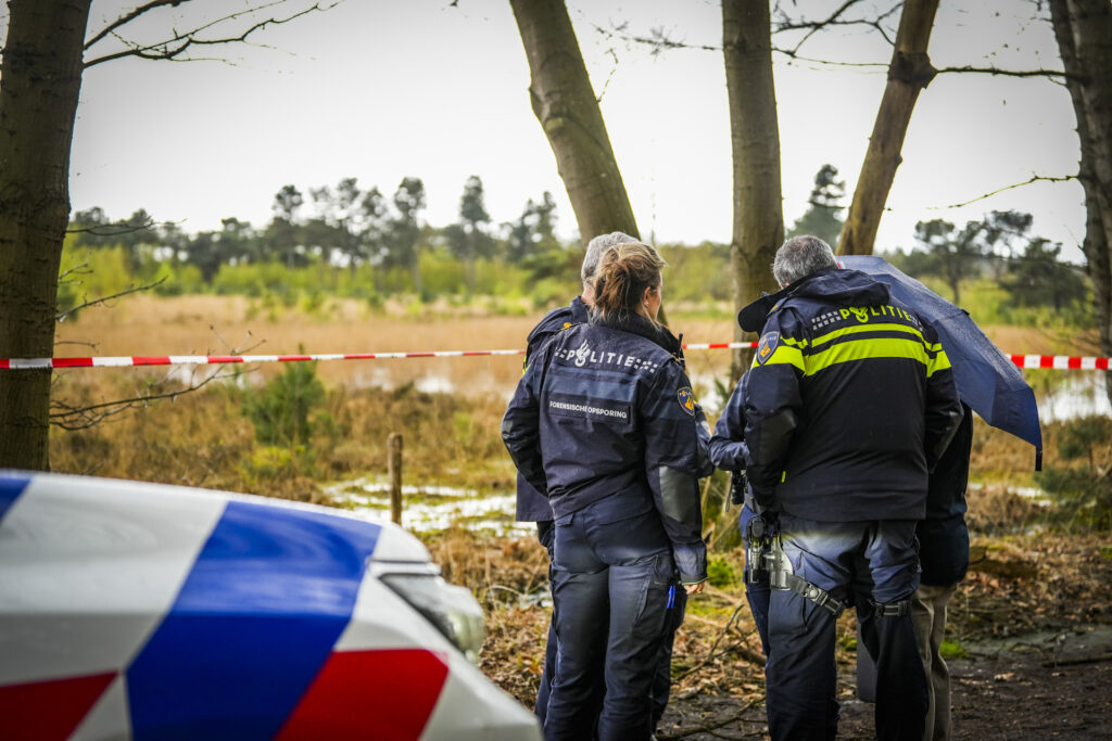 Overleden vrouw aangetroffen in natuurgebied - 112 Nederland