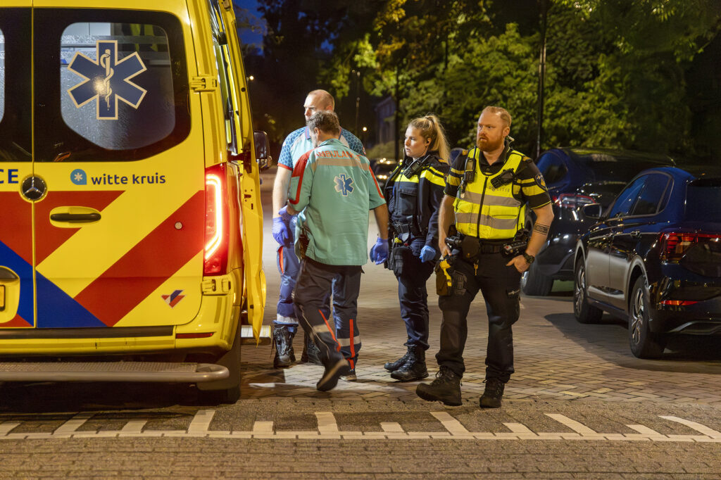Overleden persoon aangetroffen in water, politie doet onderzoek - 112 Nederland