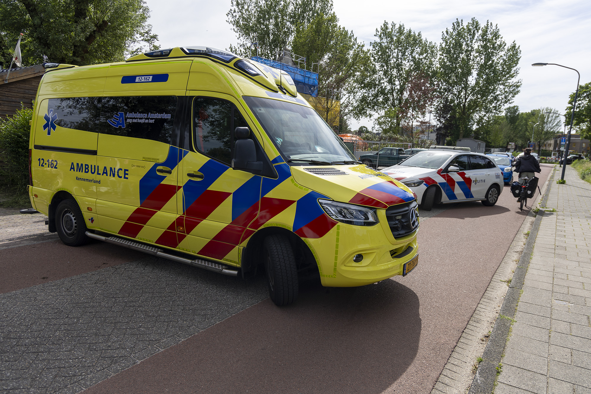 Man komt met been tussen rijdende metro en perron - 112 Nederland