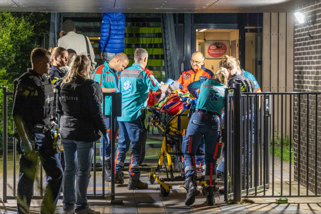 Zwaargewonde na schietpartij, dader voortvluchtig - 112 Nederland