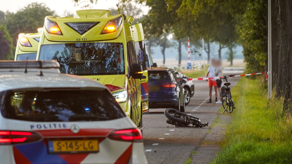 Bestuurder fatbike ernstig gewond na botsing met auto - 112 Nederland
