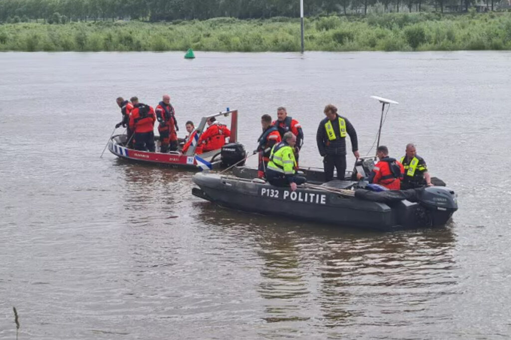 Tweede lichaam gevonden in Maas bij Lomm - 112 Nederland