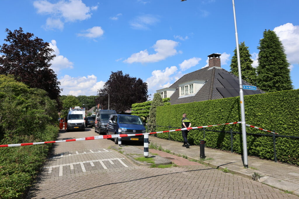 Foto’s: Groot politieonderzoek in woning - 112 Nederland