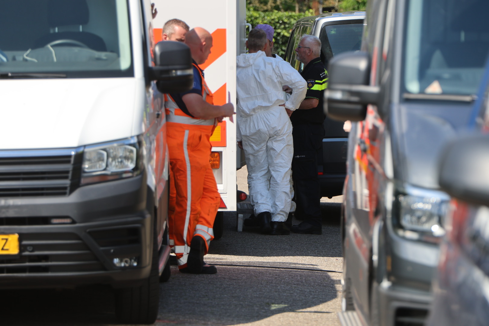 Foto’s: Groot politieonderzoek in woning - 112 Nederland