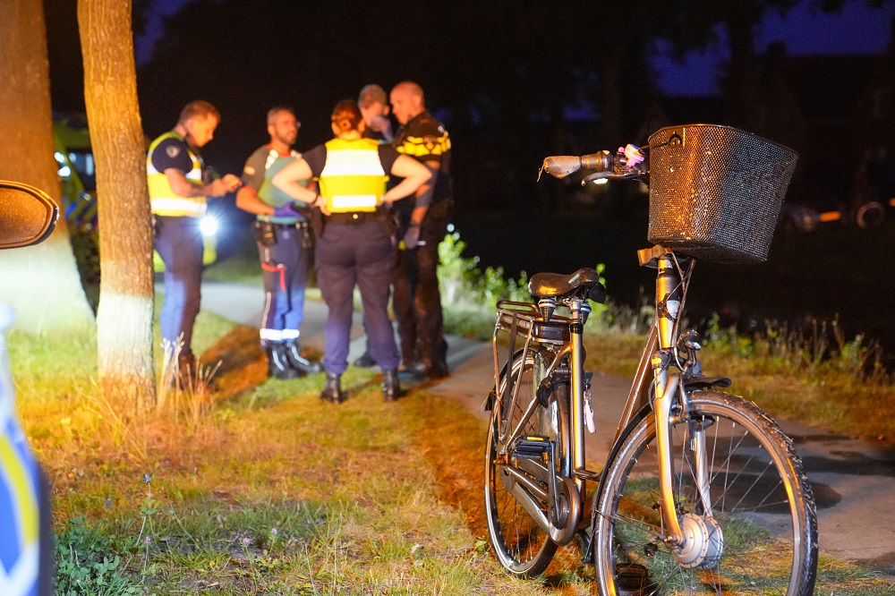 Agenten redden fietser die te water raakt - 112 Nederland
