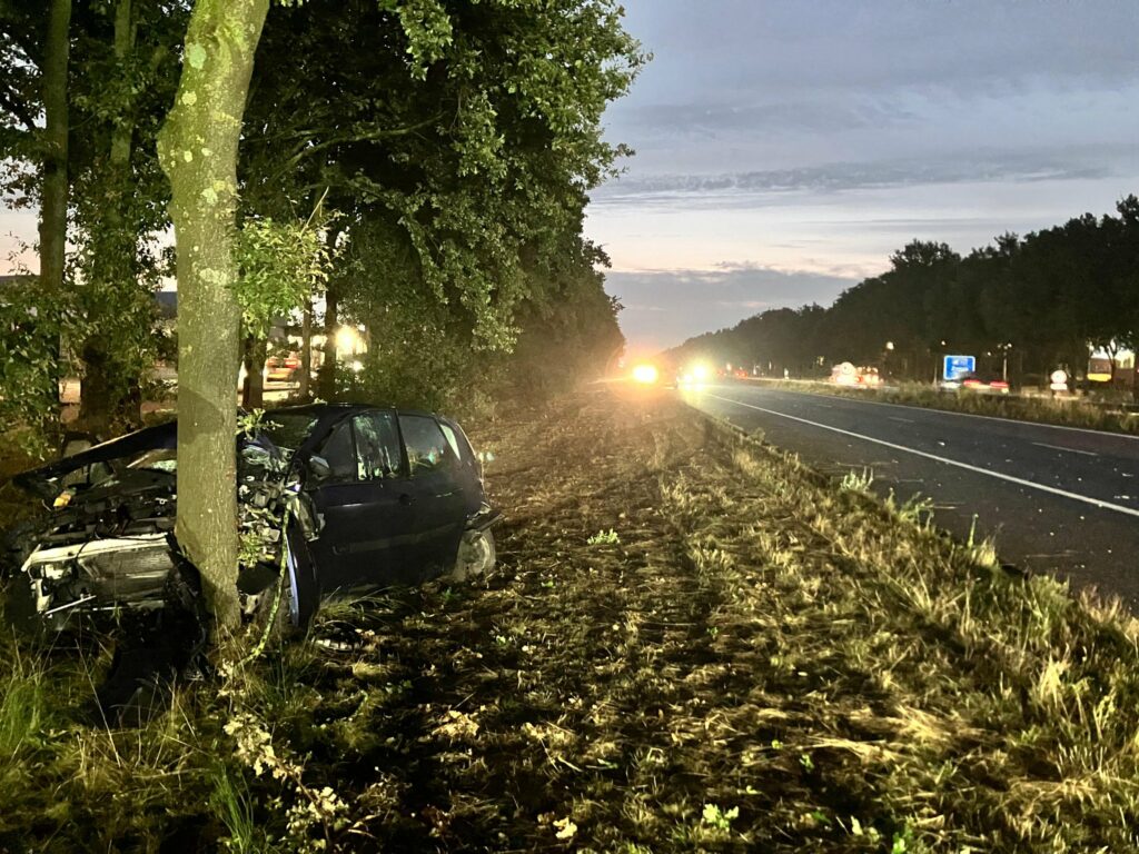 Automobilist veroorzaakt onder invloed ernstig ongeval op snelweg - 112 Nederland