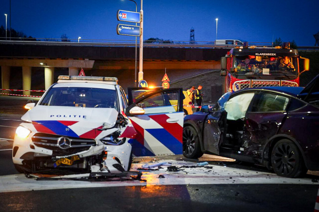 Meerdere gewonden na ongeval met politieauto - 112 Nederland
