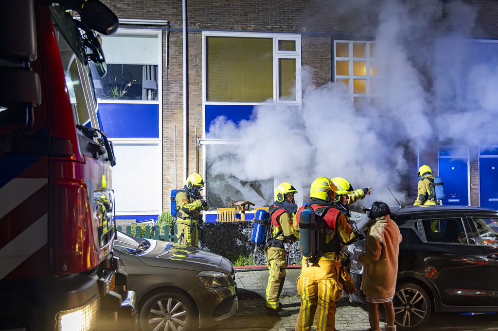 Woningbrand zorgt voor ontruimingen, woonkamer volledig uitgebrand ...