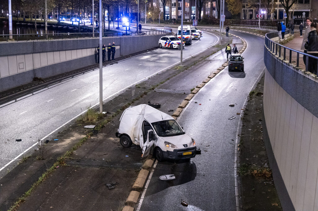 Jongen die uit auto geslingerd werd bij eenzijdig ongeval was 17 jaar - 112 Nederland