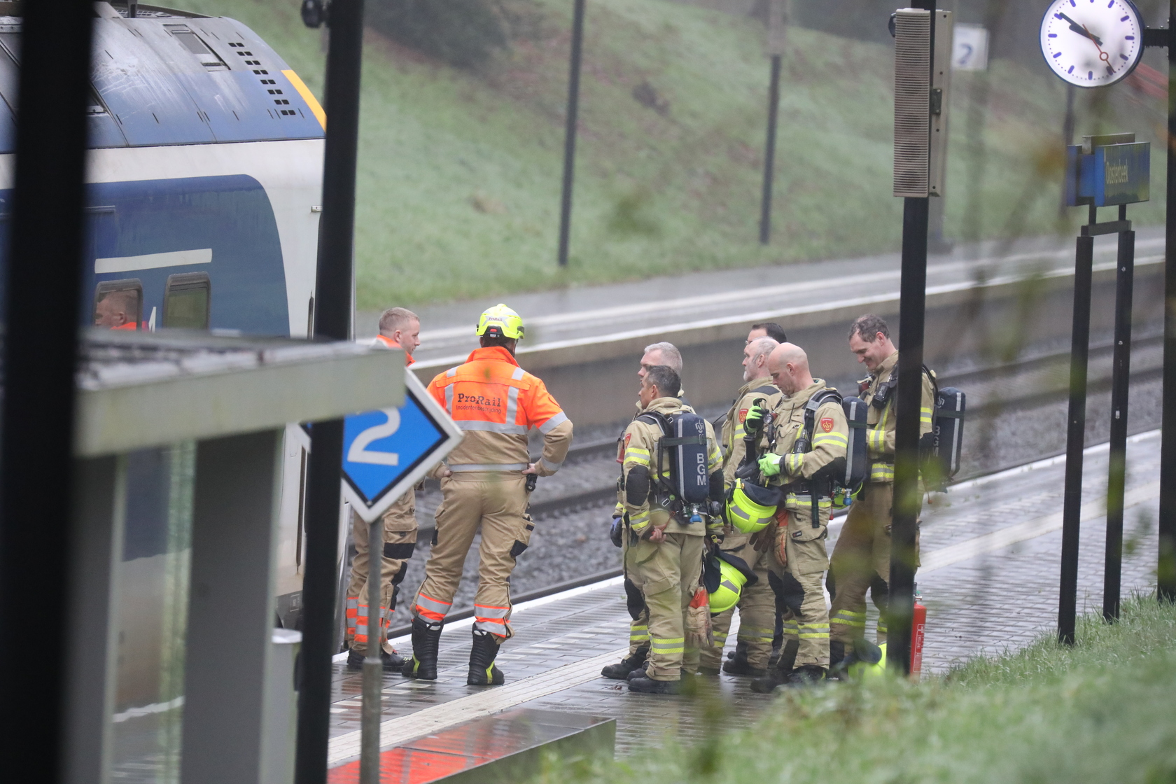 Treinverkeer tijdelijk stilgelegd na brand in trein - 112 Nederland