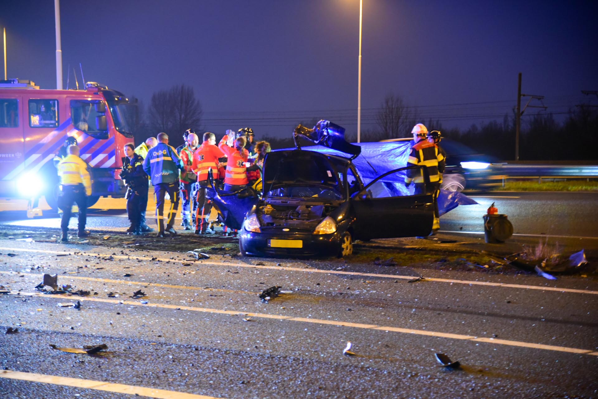 UPDATE: Twee zwaargewonden na ernstig ongeval op snelweg, snelweg tijdelijk dicht - 112 Nederland