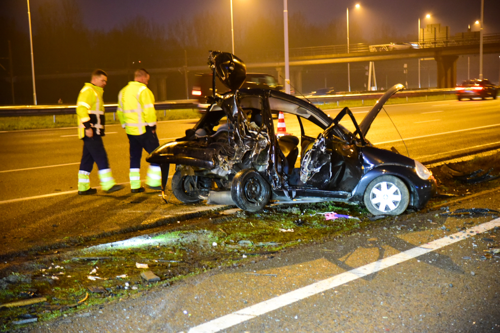UPDATE: Twee zwaargewonden na ernstig ongeval op snelweg, snelweg tijdelijk dicht - 112 Nederland