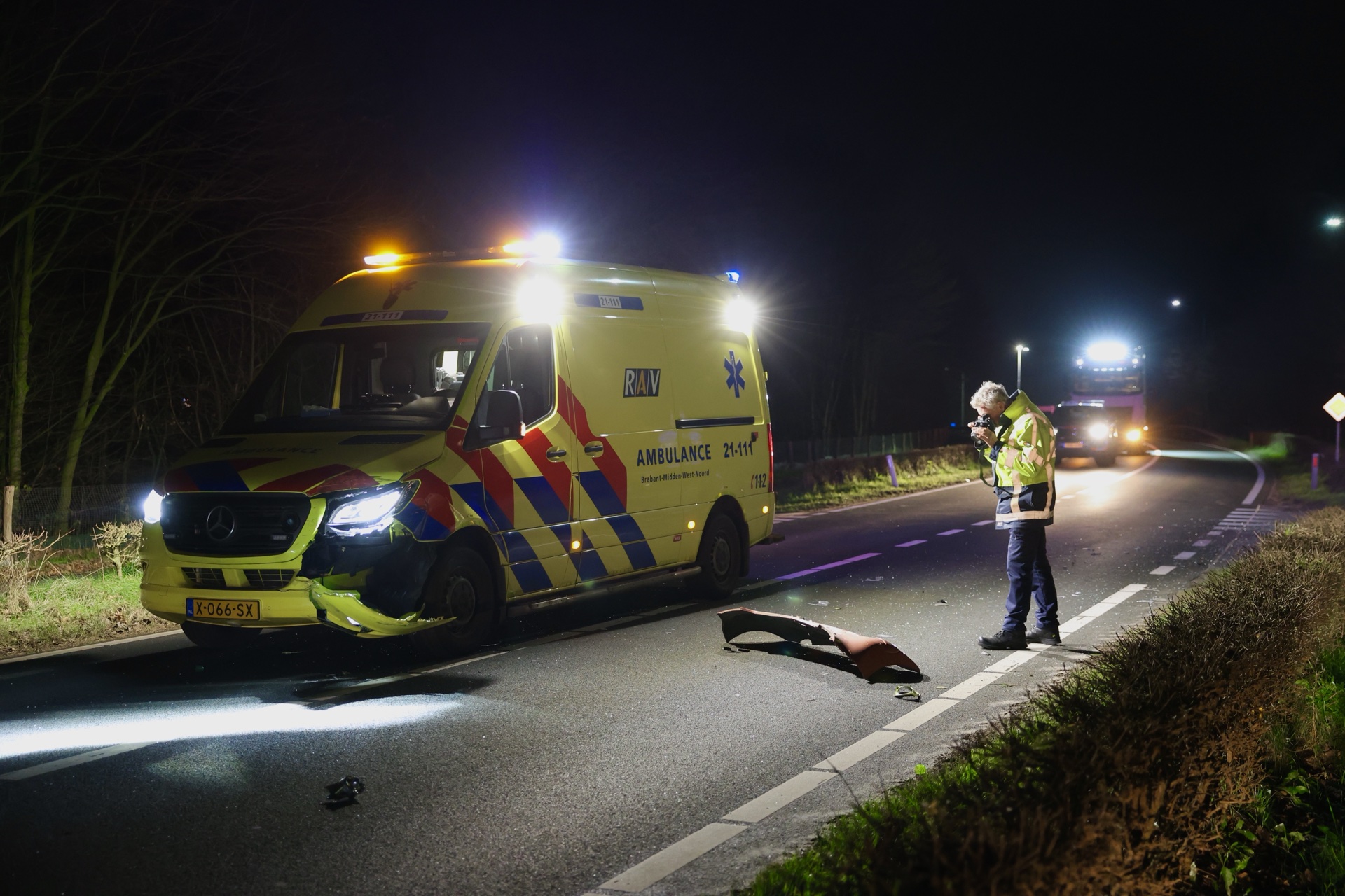 Ambulance botst tijdens spoedrit op afslaande auto - 112 Nederland