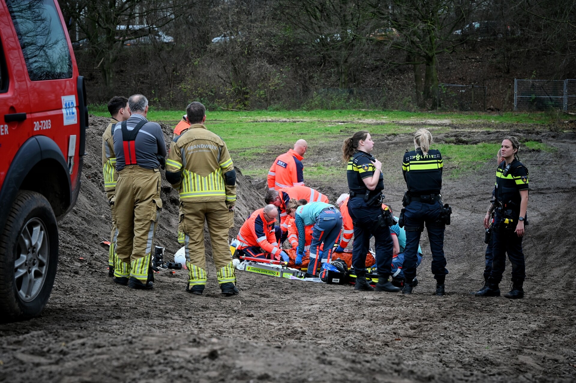 UPDATE: Jong kind ernstig gewond bij botsing op crossbaan, traumaheli neemt slachtoffer mee ...