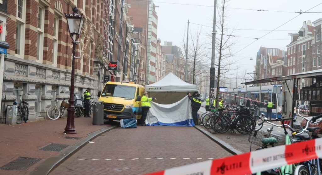 Vrouw overleden na aanrijding met auto - 112 Nederland