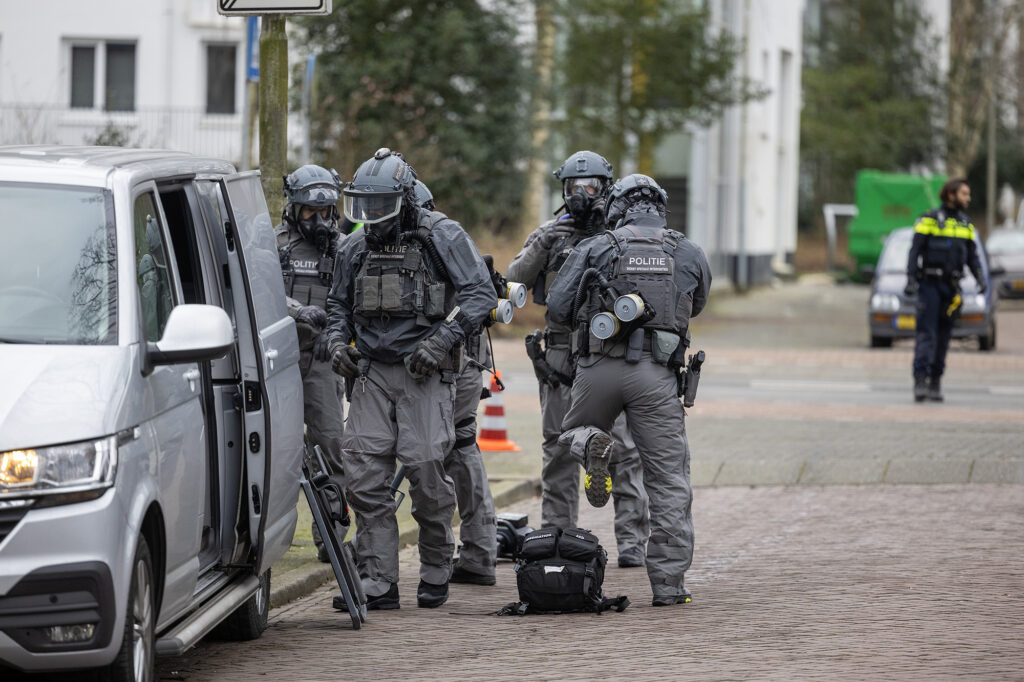Flat ontruimd vanwege ‘verdachte situatie’, arrestatieteam ...