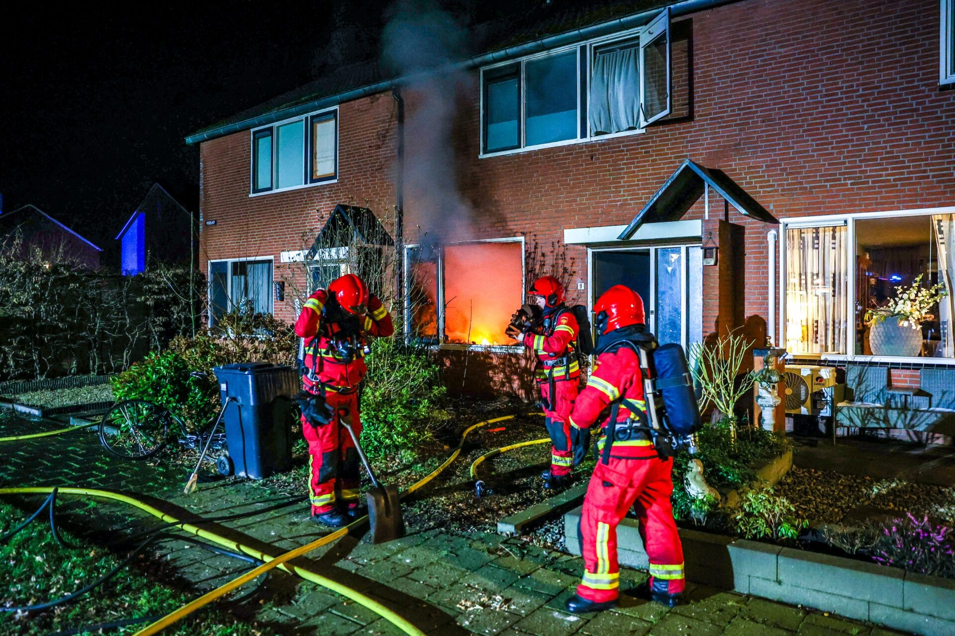 Meerdere woningen ontruimd vanwege uitslaande brand - 112 Nederland