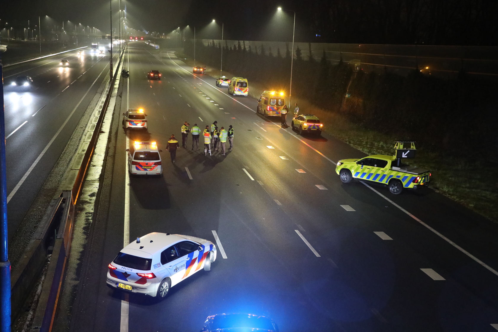 Ernstig ongeval met motorrijder op snelweg; weg nog hele avond dicht - 112 Nederland