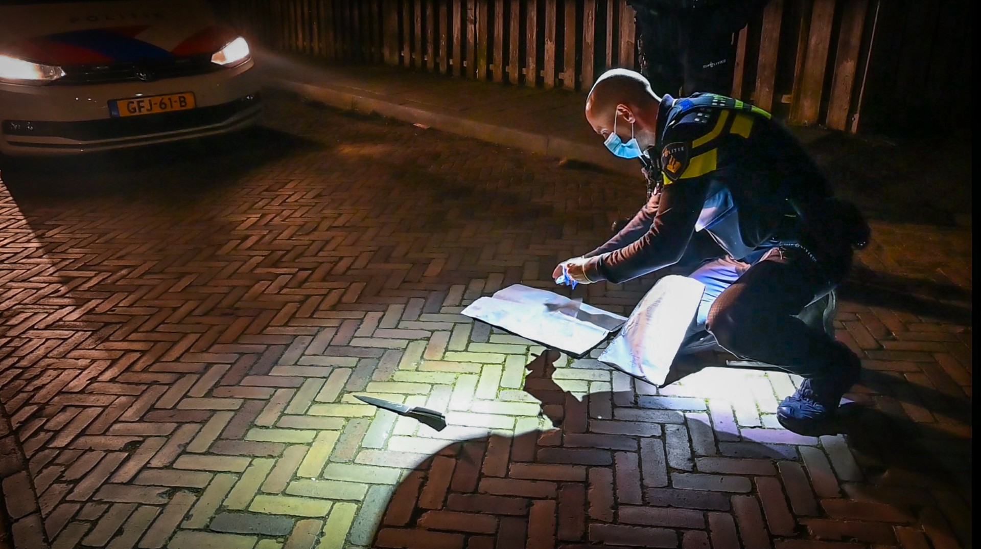 Overval op tabakswinkel, mes aangetroffen op straat - 112 Nederland