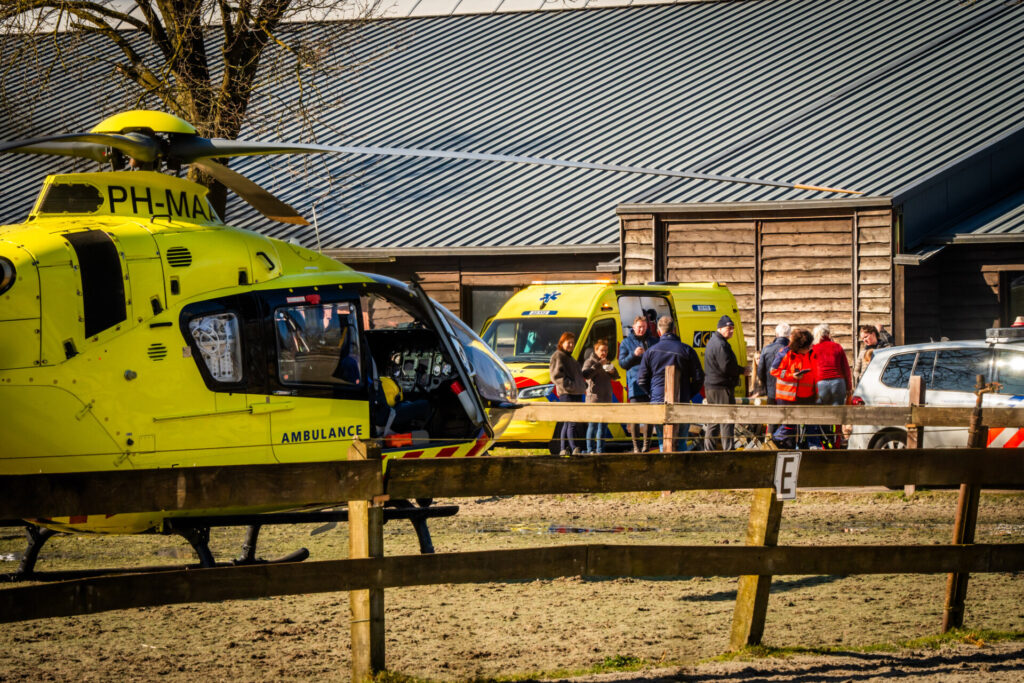 Ruiter gewond na val van paard, traumahelikopter ter plaatse - 112 ...