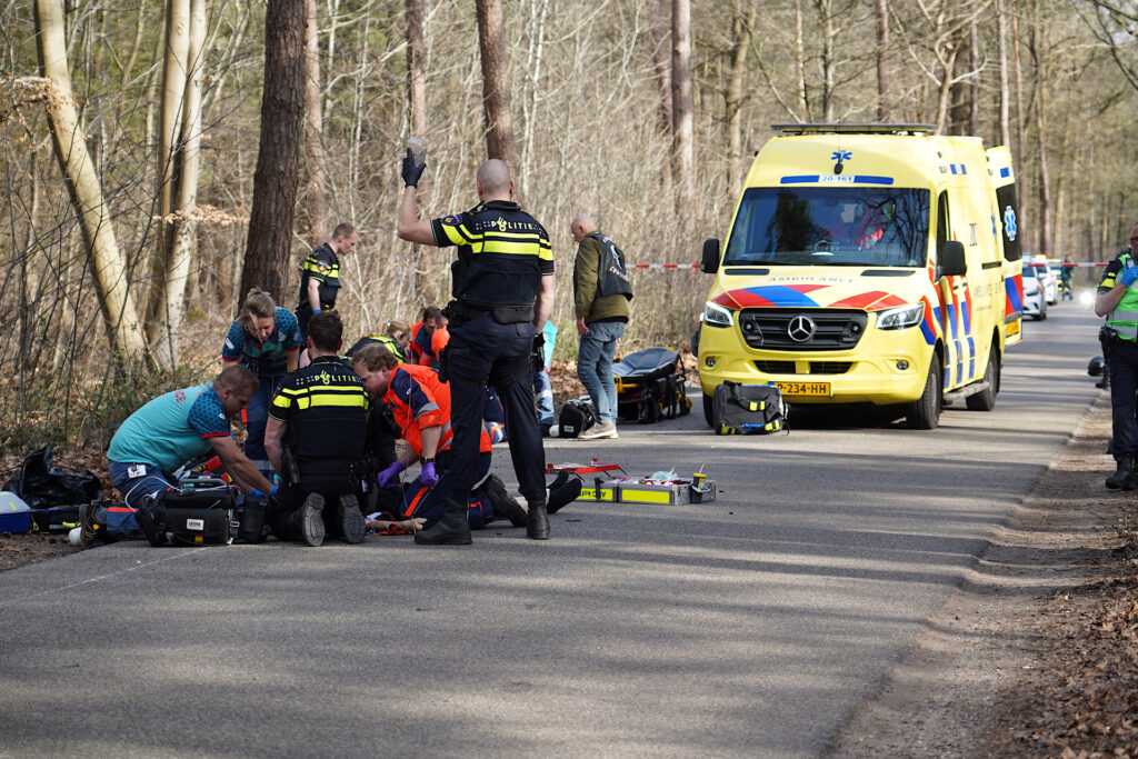 Wielrenner overleden na ernstig ongeval met motorrijder - 112 Nederland