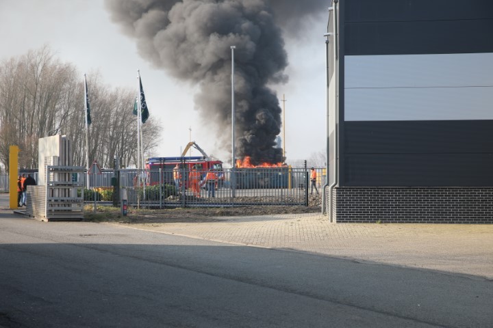 Felle brand in container bij recyclingbedrijf PreZero - 112 Nederland