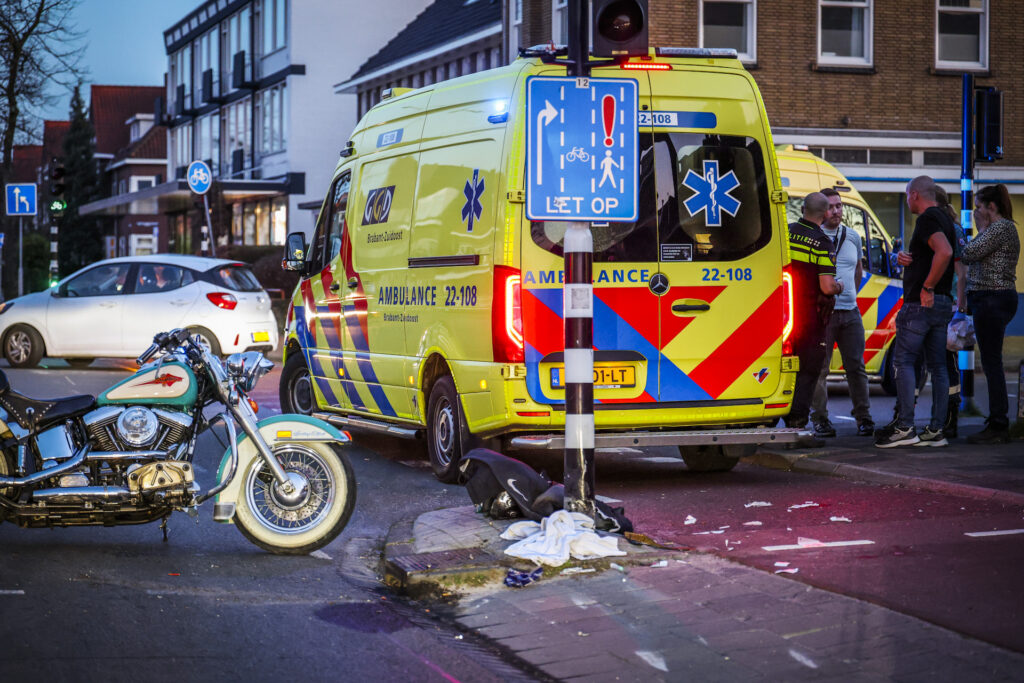 Motorrijder ernstig gewond bij ongeval met auto - 112 Nederland