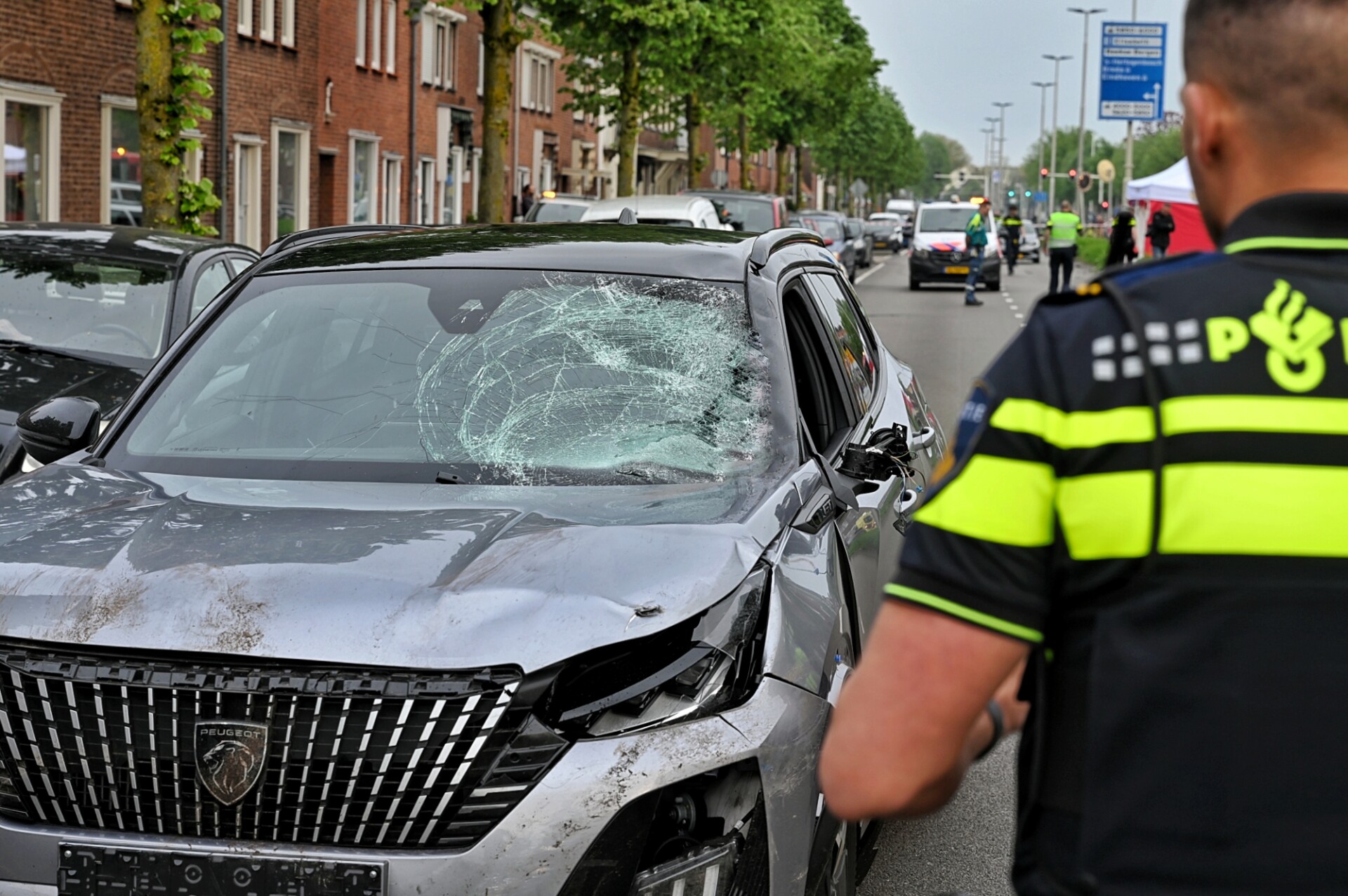 Fietser overleden na aanrijding met auto - 112 Nederland