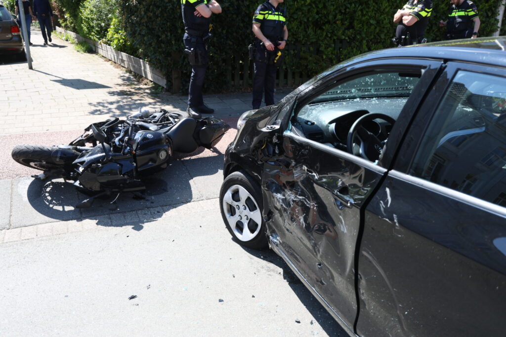 Motorrijder ernstig gewond geraakt bij ongeval, automobilist aangehouden - 112 Nederland